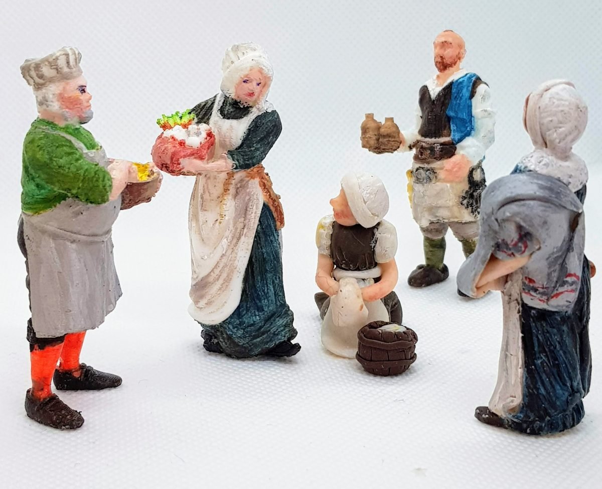 Tudor Medieval Dollhouse - 1:24 Scale - Miniature Time Traveller