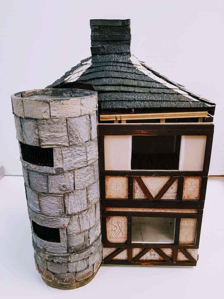 Tudor Travails, a flat pack 24th scale hall. - Miniature Time Traveller